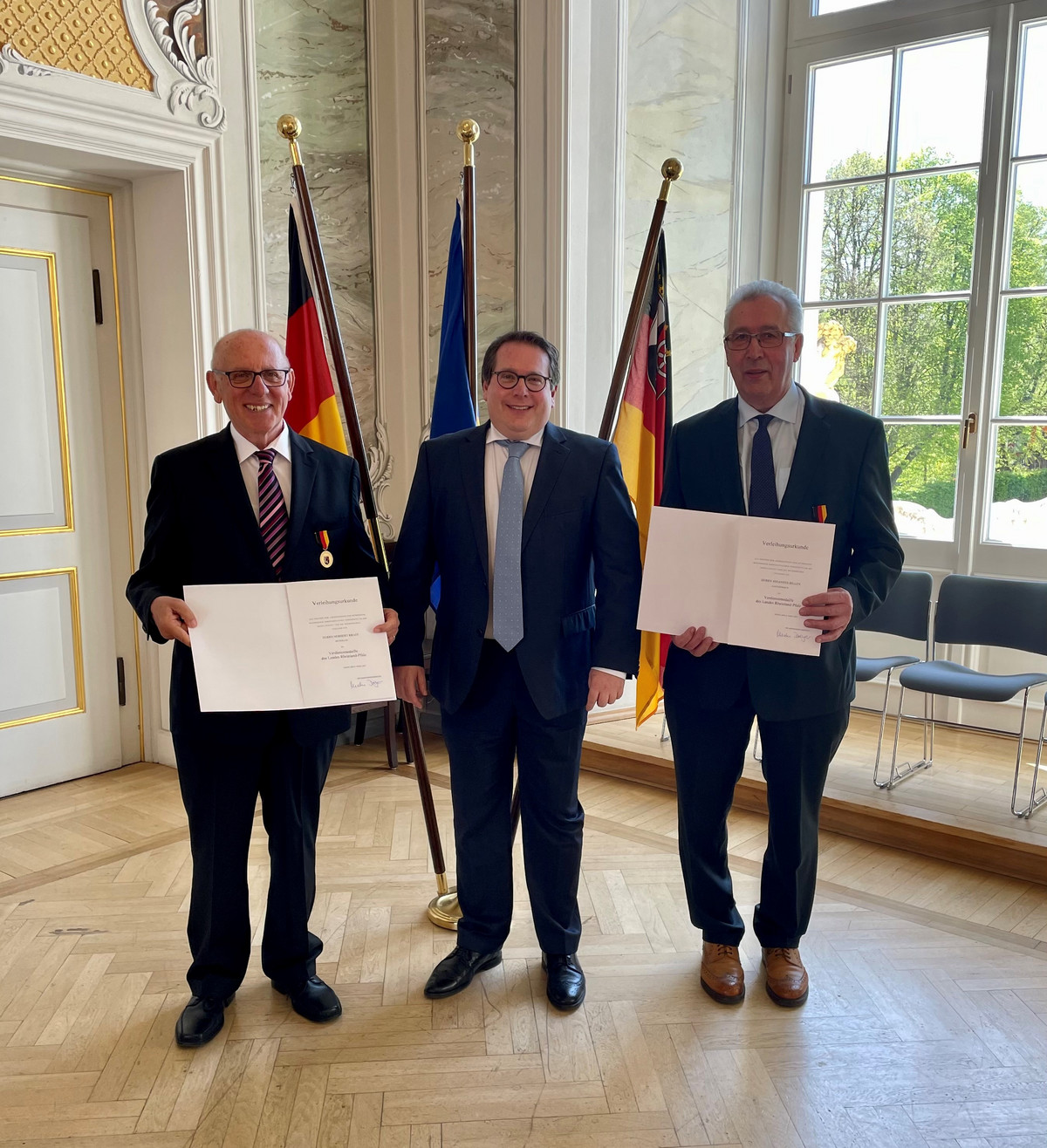 Landesverdienstmedaillen für Norbert Kraff und Johannes Billen ...